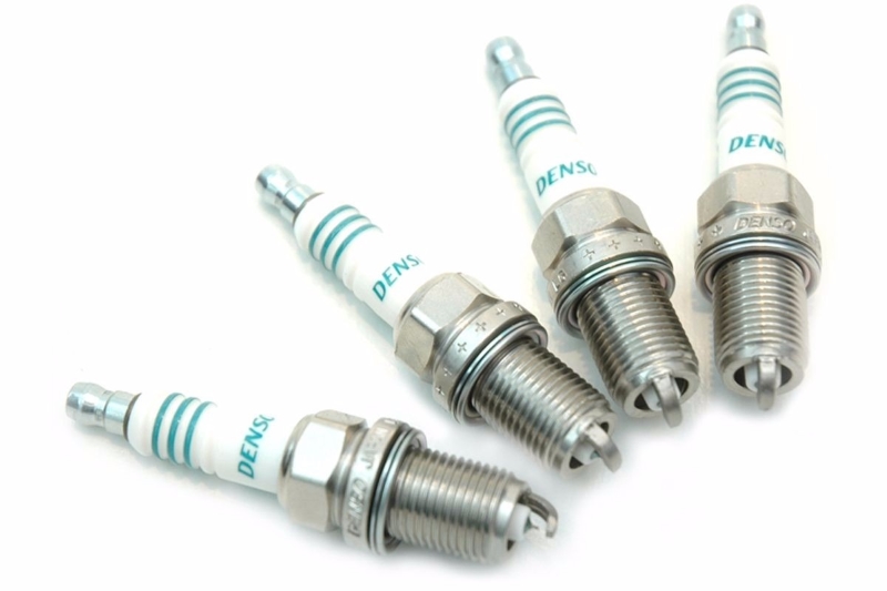 4x DENSO IRIDIUM SPARK PLUGS IK22