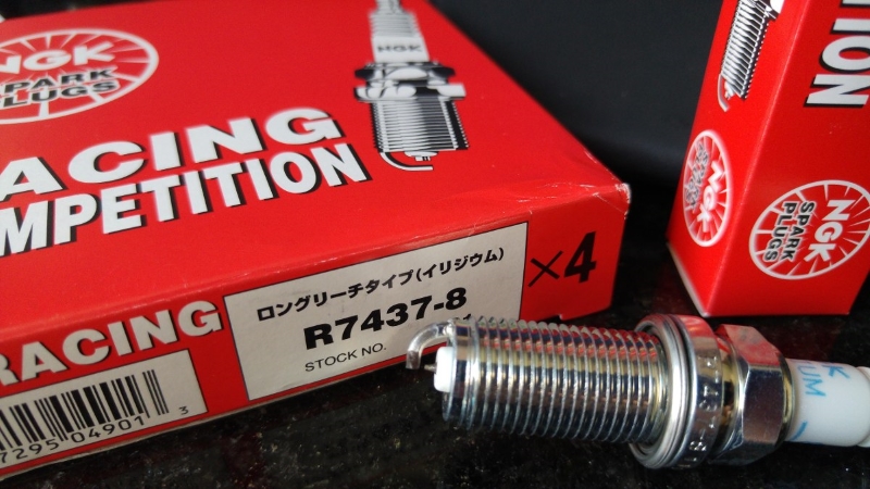 4x NGK RACING SPARK PLUGS R7437-8